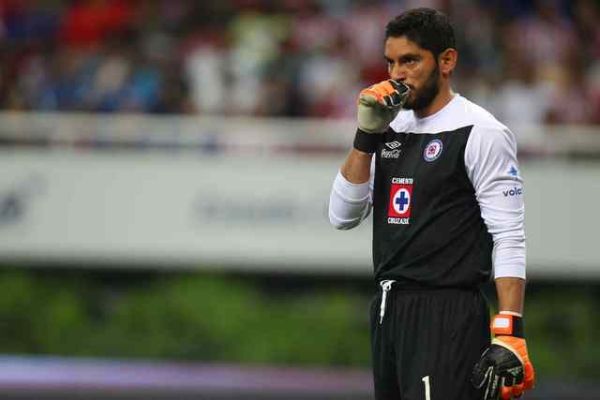 Corona confiesa su deseo de éxito - La Opinión