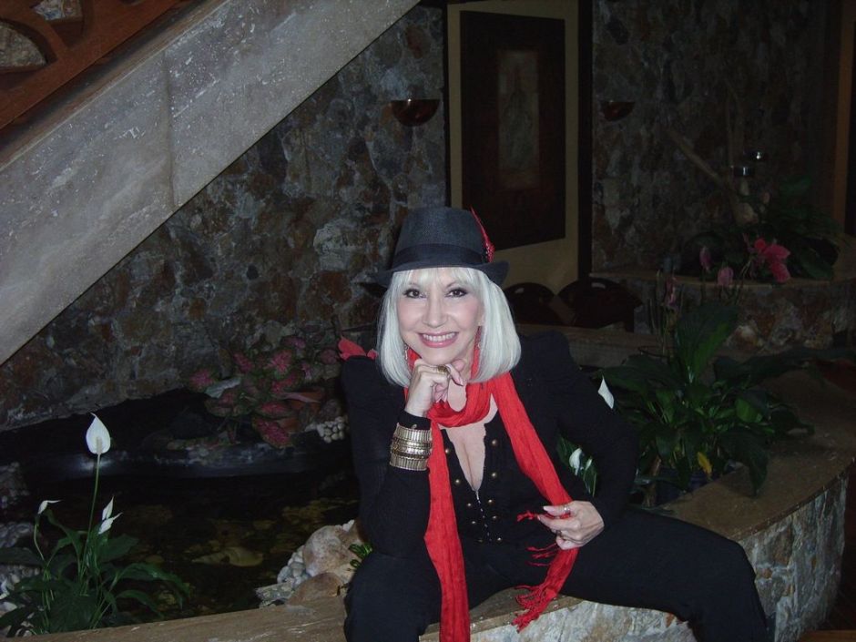 Lissette Álvarez llega a EE.UU. con sus “Soles” | La Opinión