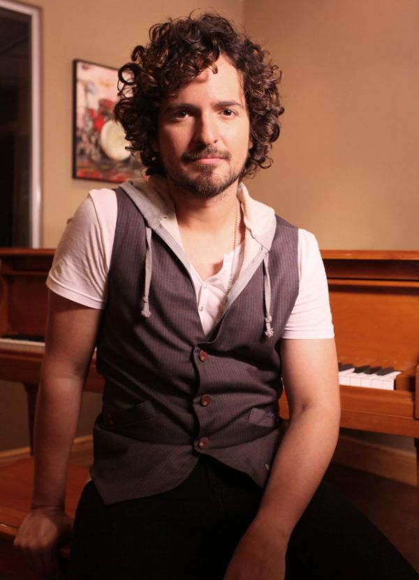 Torres canta al amor Tommy Torres regresa tras dos años de ausencia con ...