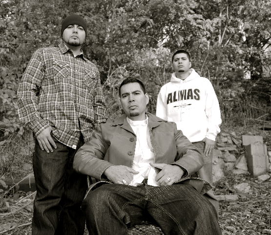 Kinto Sol apuesta a Internet para llevar su música (Video) - La Opinión