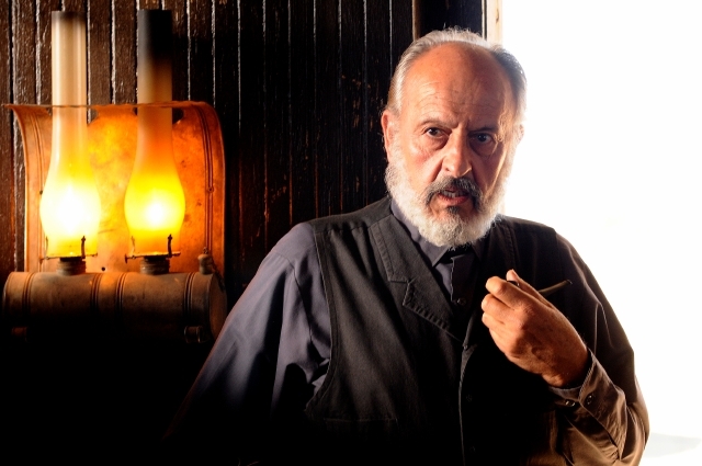 Cástulo Guerra se sumerge en ‘Bless me, Ultima’ (Video) - La Opinión