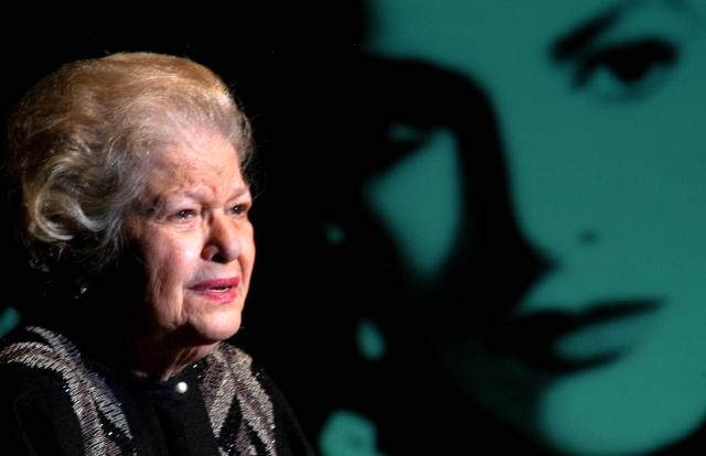 Estrellas recuerdan a Carmen Montejo - La Opinión