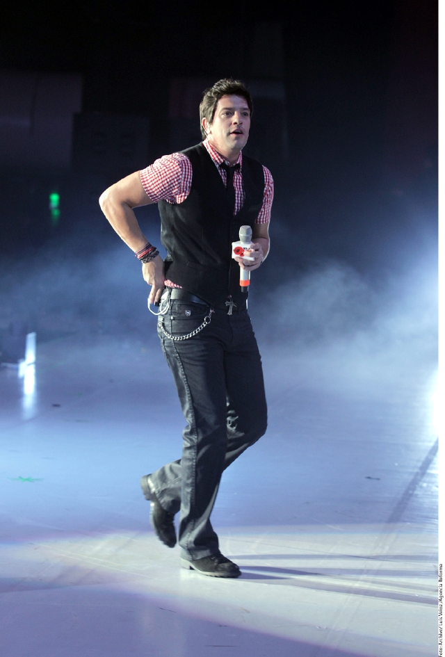 Yahir cumple una década en los escenarios - La Opinión