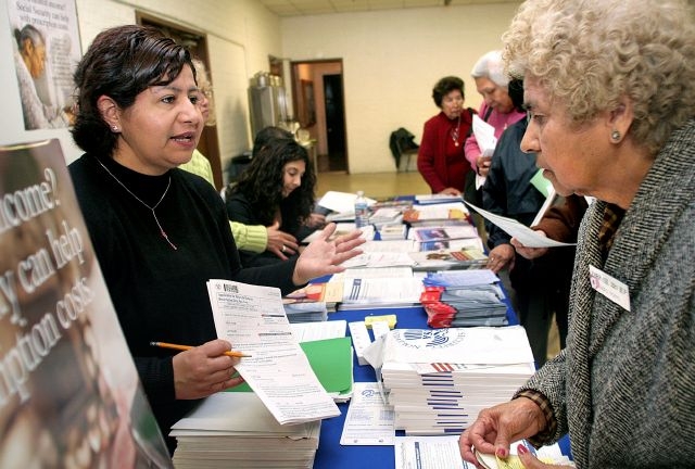 Miles recibirán beneficios de "Obamacare" en California - La Opinión