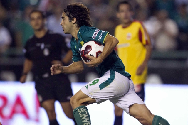 León con nuevas garras y colmillos - La Opinión