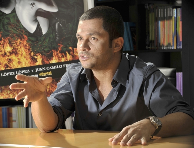 Andrés López López publica su libro ‘El Señor de los cielos’ - La Opinión