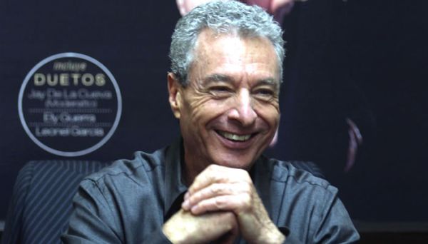 César Costa vuelve a los escenarios con ‘A mi manera’ - La Opinión