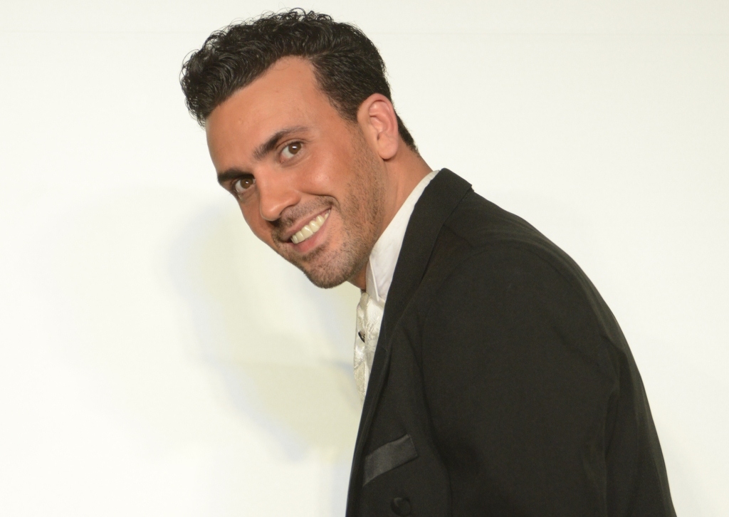 Ricardo Margaleff cambia el rostro de la comedia (Video) | La Opinión