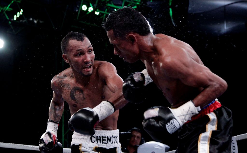 El panameño Anselmo Moreno, púgil del mes de la AMB - La Opinión