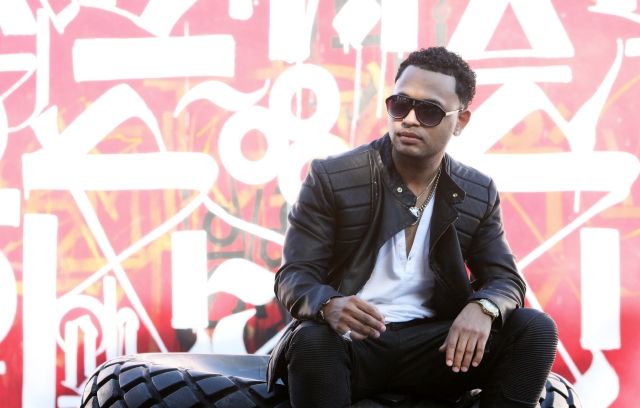 Toby Love se entrega al ‘amor total’ - La Opinión