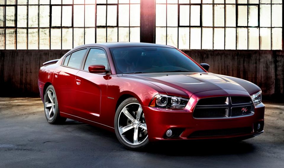 Celebran 100 años de la marca Dodge - La Opinión