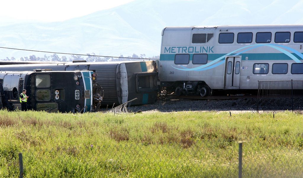 Trenes de Metrolink reanudarán servicio de Los Ángeles-Oxnard - La Opinión