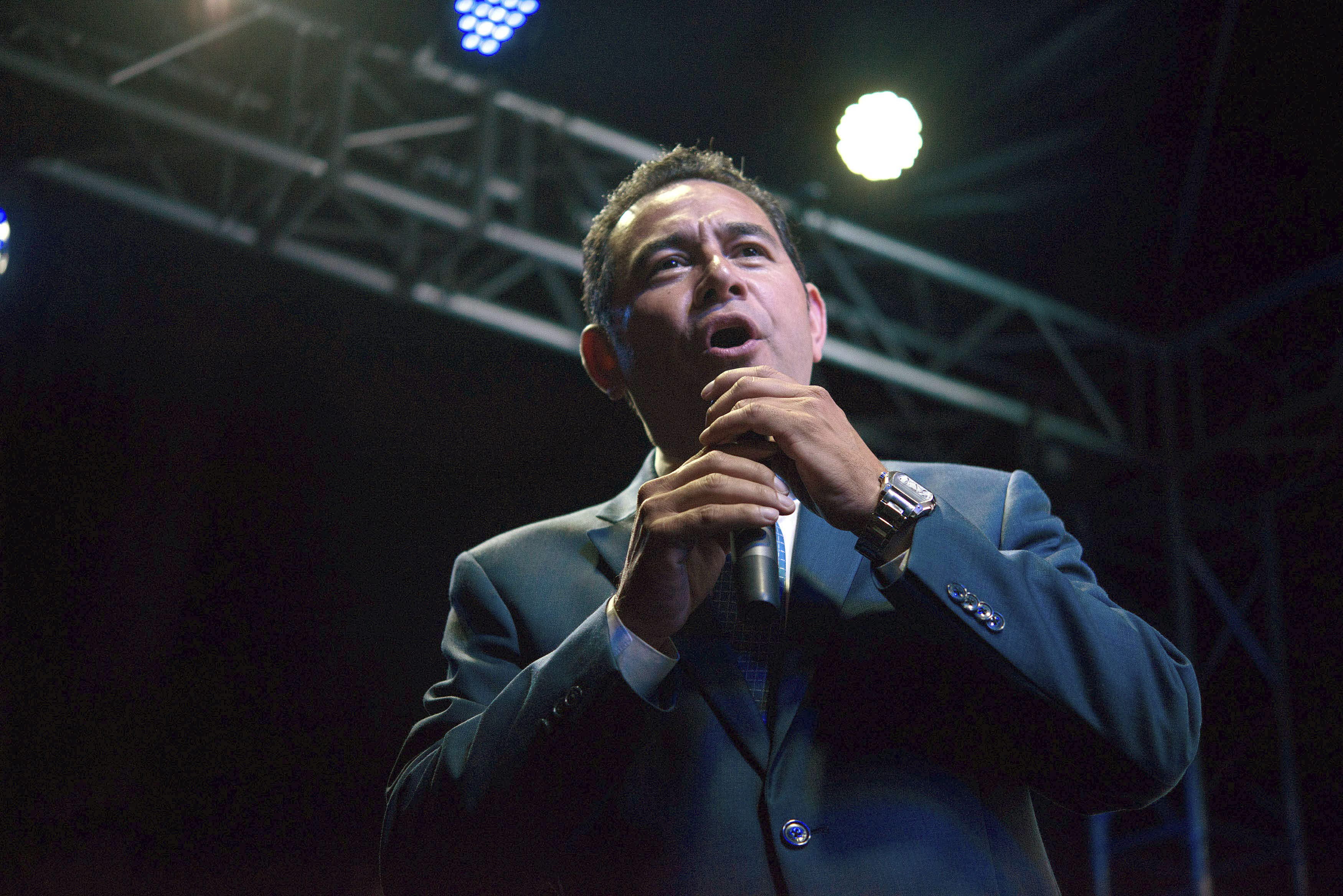 Un actor busca su mejor papel en la Presidencia | La Opinión