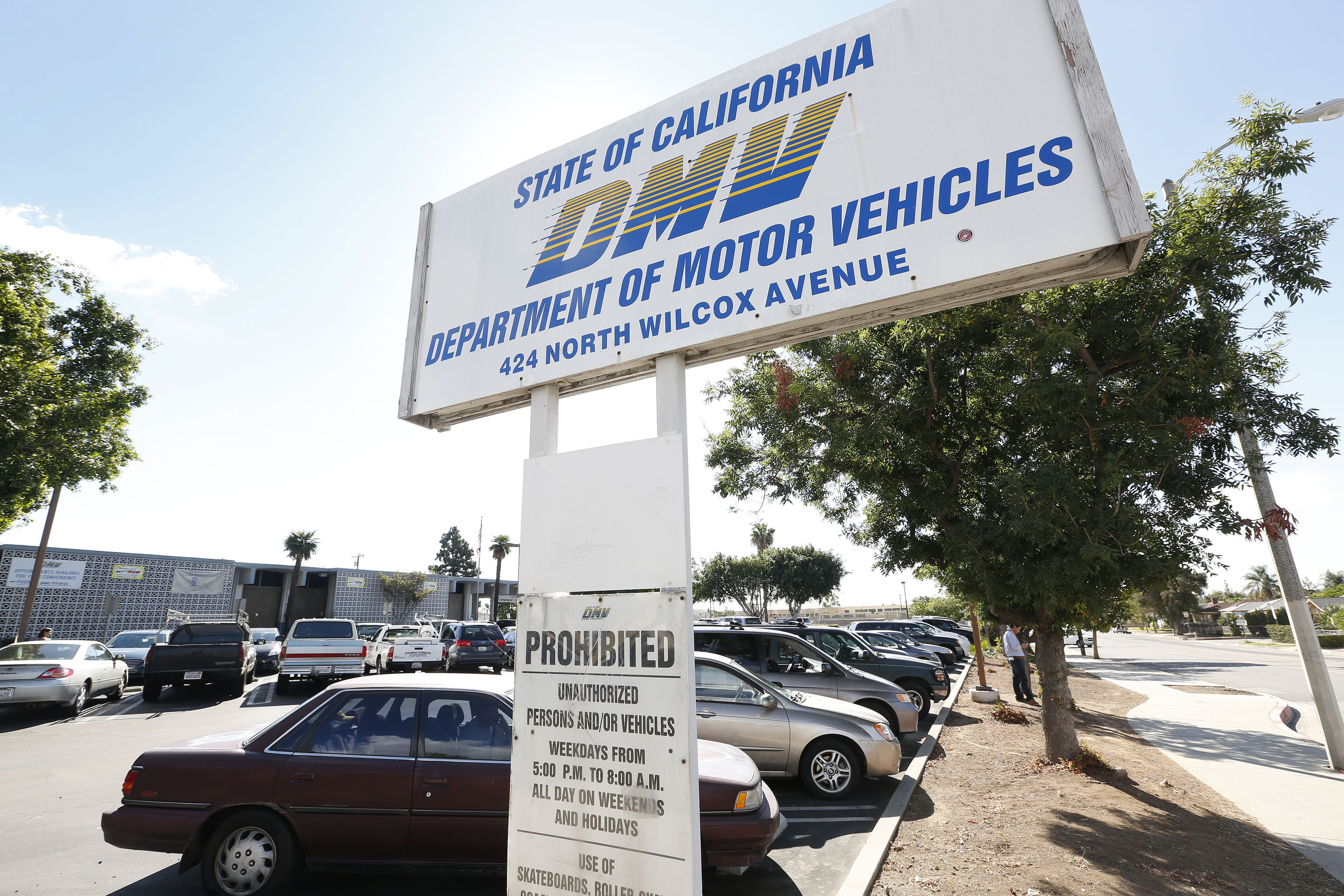 California: 46 oficinas del DMV reanudan operaciones tras ser cerradas ...