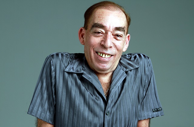 A minutos de la muerte de “El Caballo” Rojas, su hija sigue con el show ...