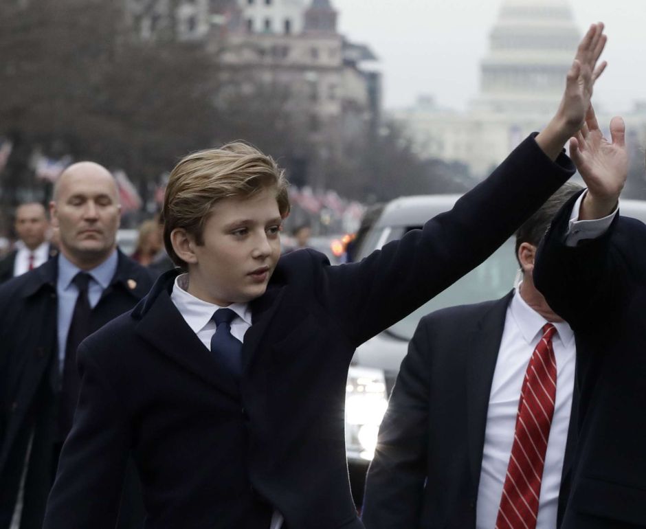 Barron Trump es aficionado al ‘soccer’ y muestra el equipo que lleva en ...