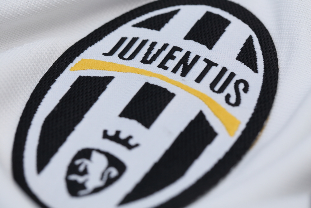 Juventus estrena nuevo y polémico logo - La Opinión