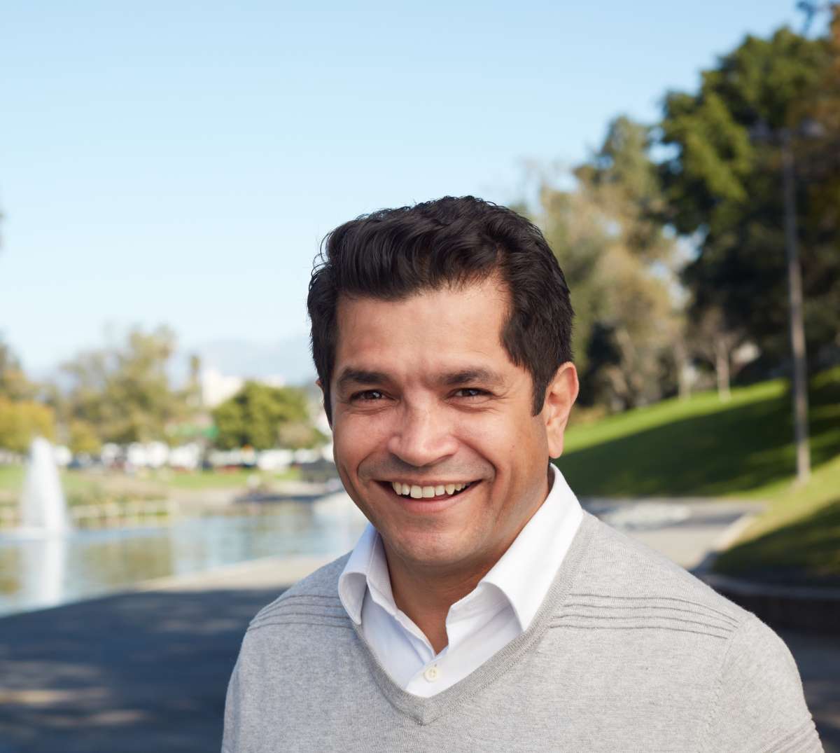 Candidatos al Congreso por el distrito 34: Conoce a Jimmy Gómez - La ...