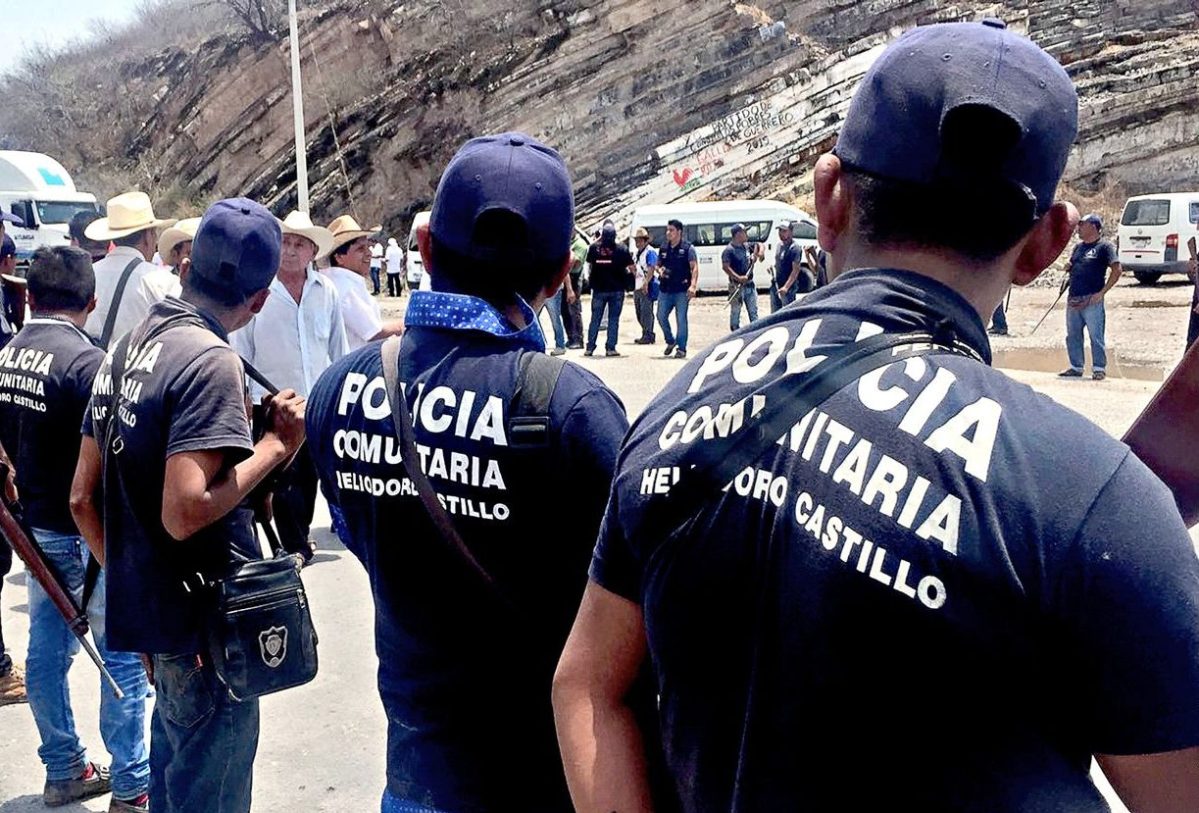 Las autodefensas retan al nuevo gobierno de México - La Opinión