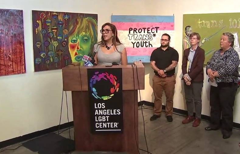 Centro LGBT de Los Ángeles deplora decisión antitrans de Trump - La Opinión