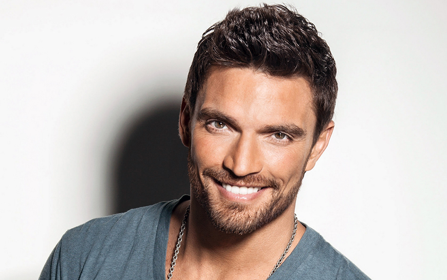 Con menos ropa que Kim Kardashian y Joselyn Cano, Julián Gil también se ...