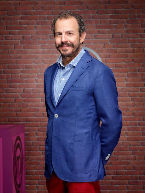 Al Chef Benito de ‘MasterChef’ no le importan las críticas - La Opinión
