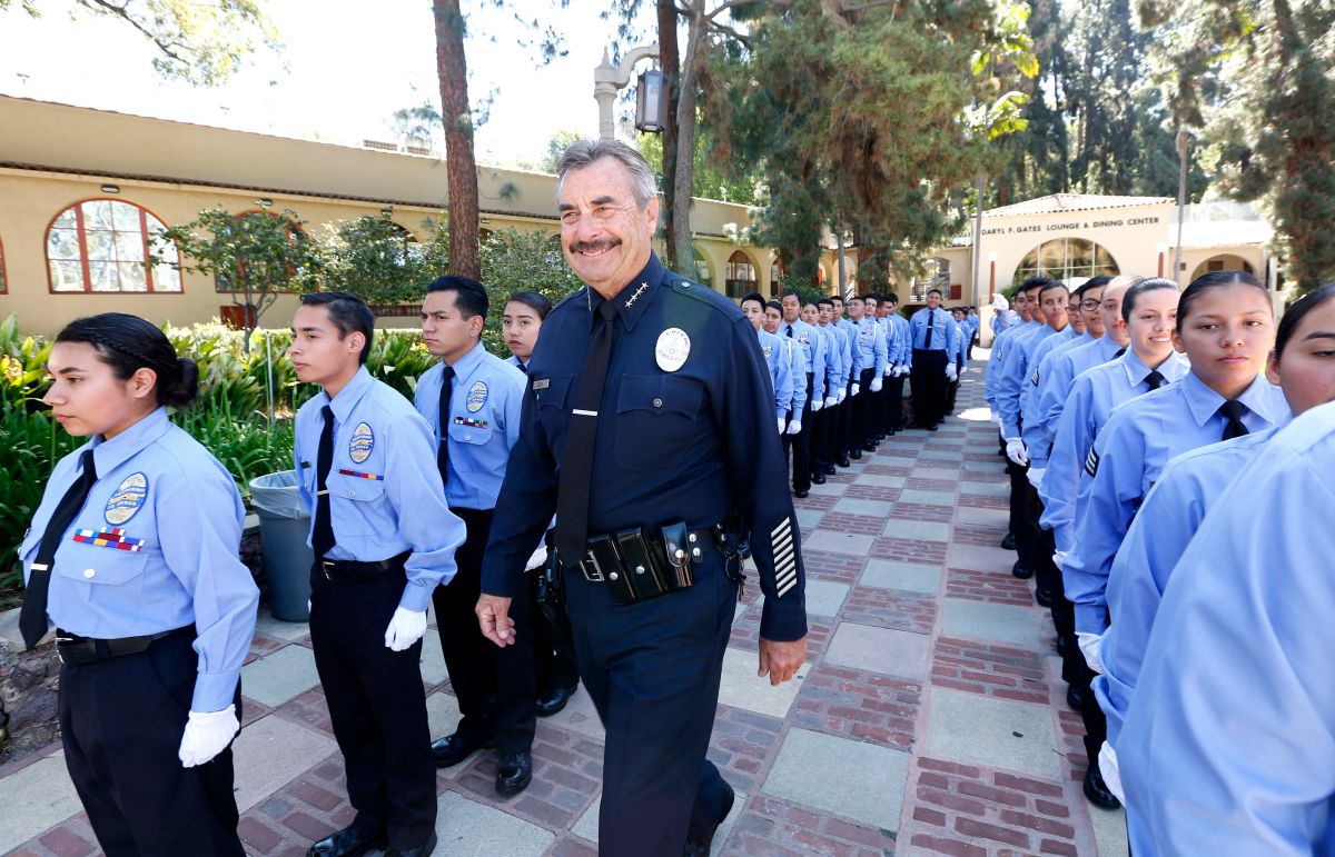 El exjefe del LAPD, Charlie Beck le retira apoyo al fiscal George ...