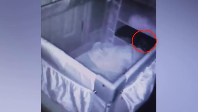 Video: Colocan una cámara de seguridad en la cuna de su bebé y lo que ...