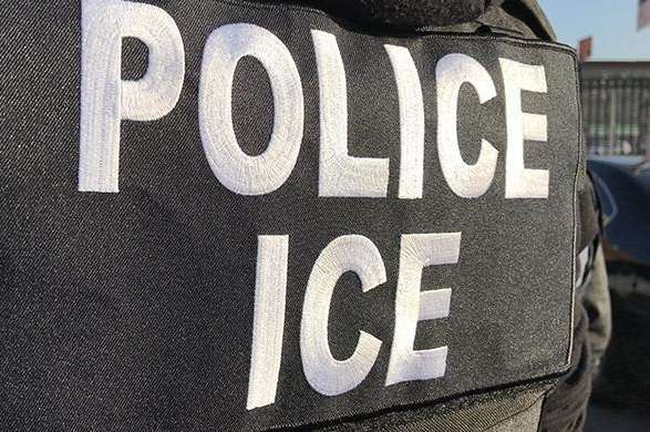 ICE arresta a 65 en redada en Nueva York - La Opinión