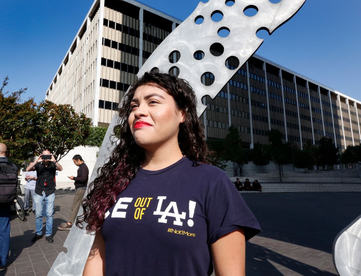 Estudiante de Los Ángeles demanda a DHS por arrestarla y negarle el ...