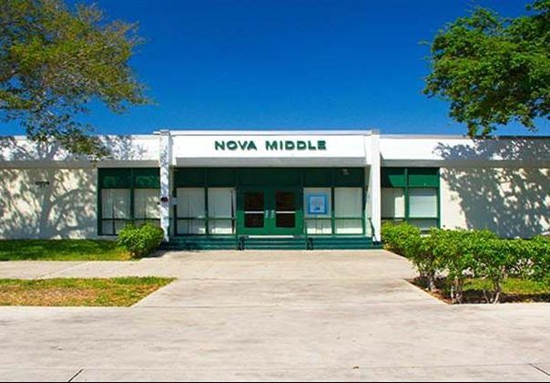 Detienen a niña de 12 años por amenazas terroristas en Florida - La Opinión