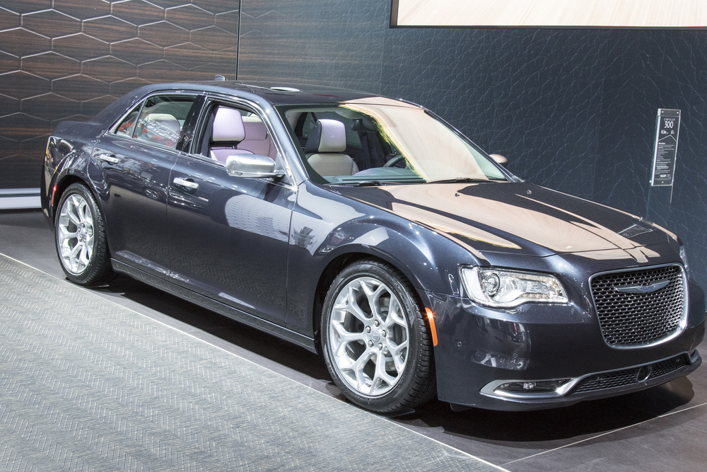 Estos son los mejores 10 autos para un hombre - La Opinión