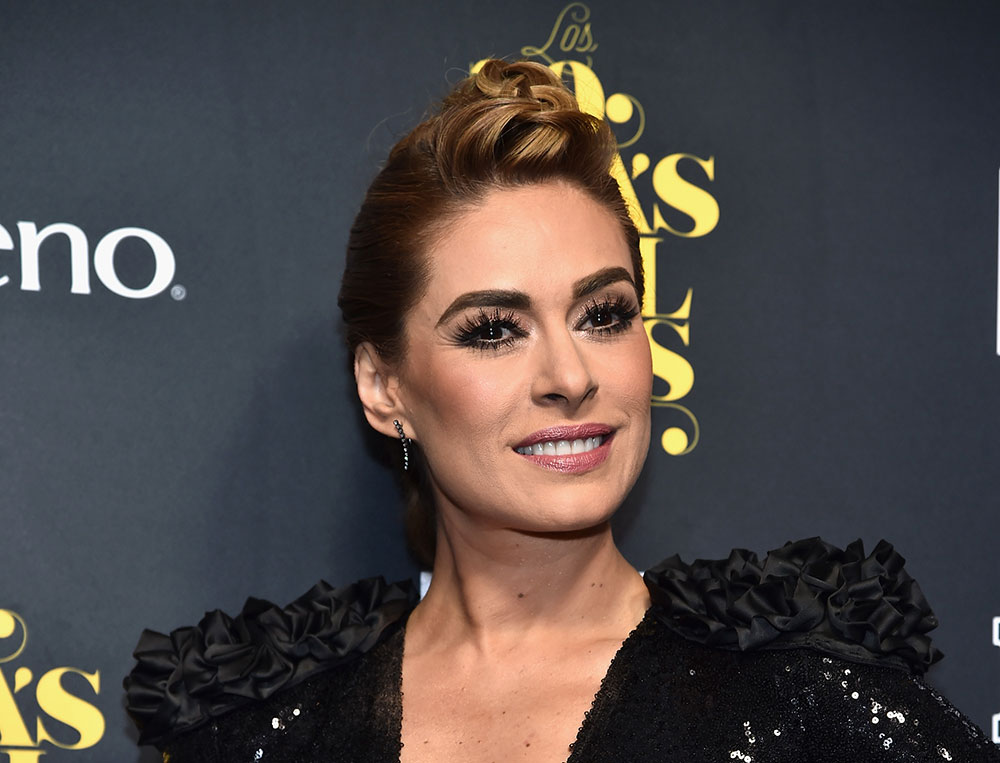 Galilea Montijo desborda sensualidad y deja al descubierto sus encantos con atrevido escote - La ...