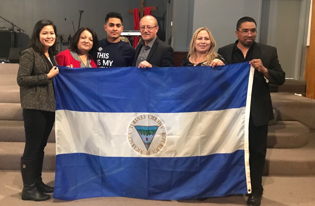 Inmigrantes en Los Ángeles buscan apoyo para refugiados ...