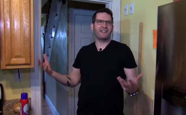 Descubre que alguien entró a su casa para hacer dentro de ella algo ...