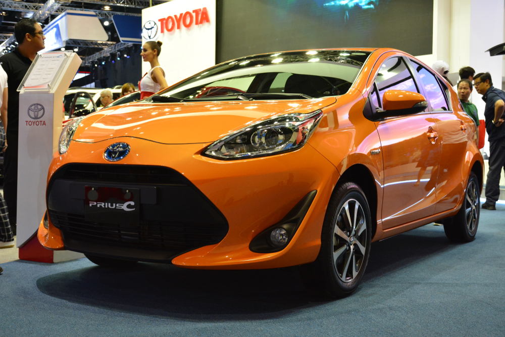 El Toyota Prius C 2019 es un híbrido con rendimiento y estilo que ...