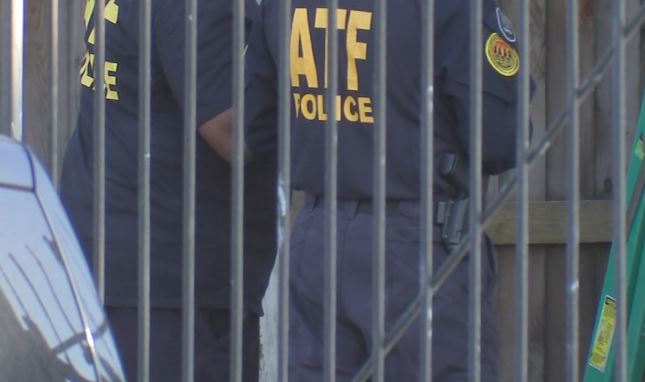 Houston: Agentes federales arrestan a 5 personas, decomisan armas y ...