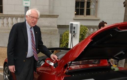 ¿Cierto o Falso? Bernie Sanders compró un auto de $172,000 con ...