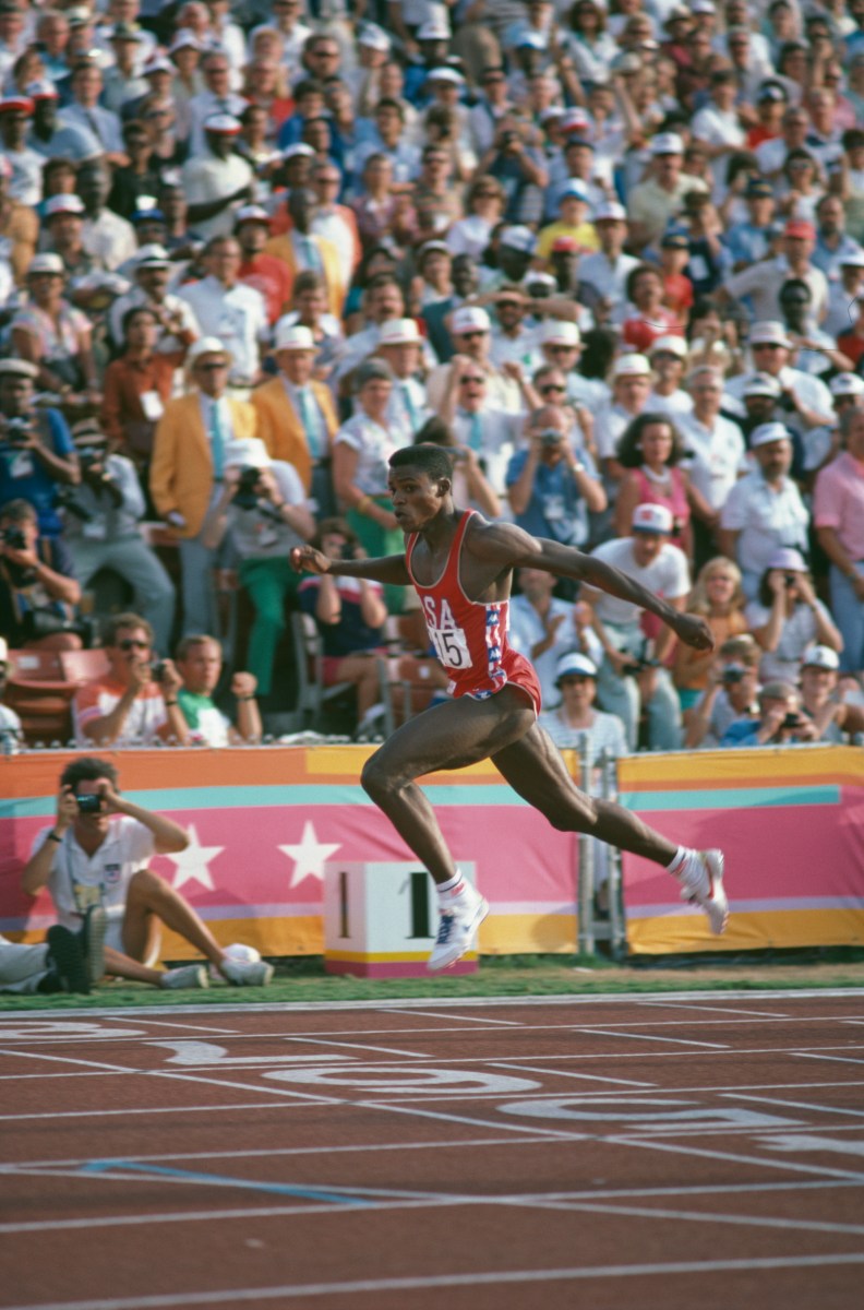 El mítico Carl Lewis regresará a Panamericanos - La Opinión