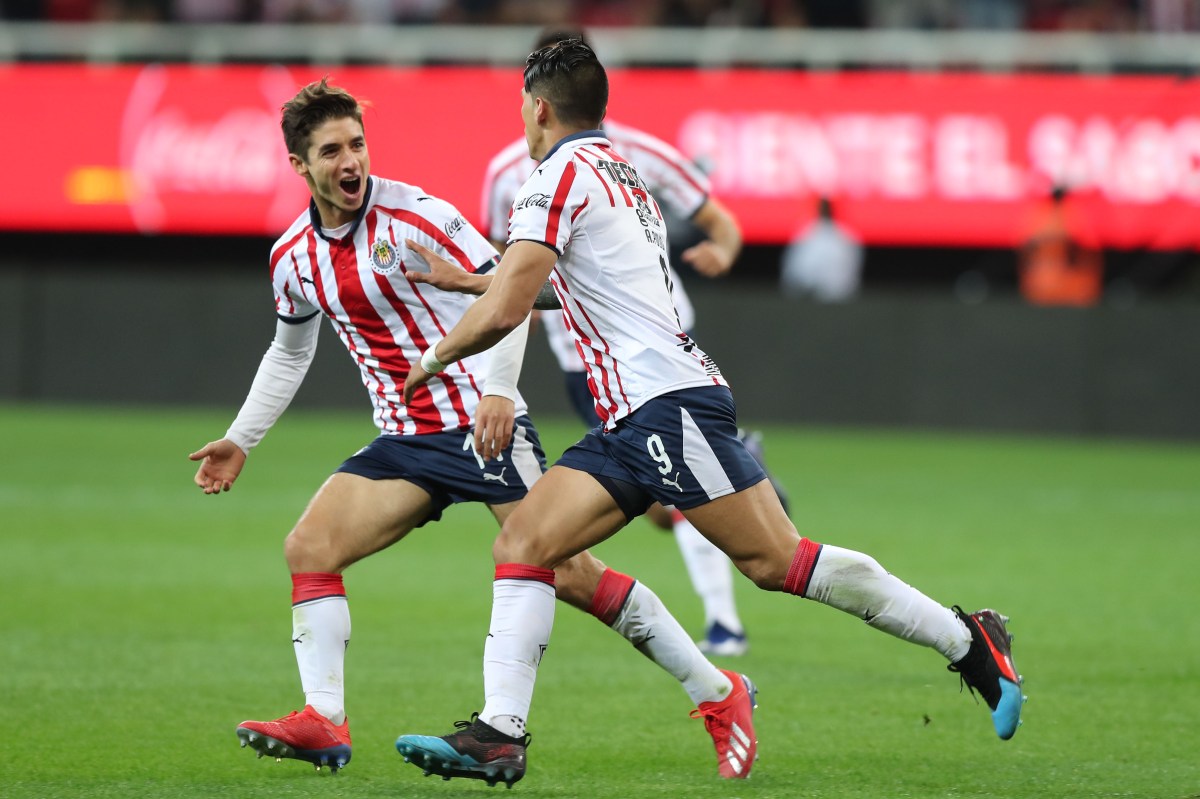 Las Chivas inician su aventura en Estados Unidos - La Opinión