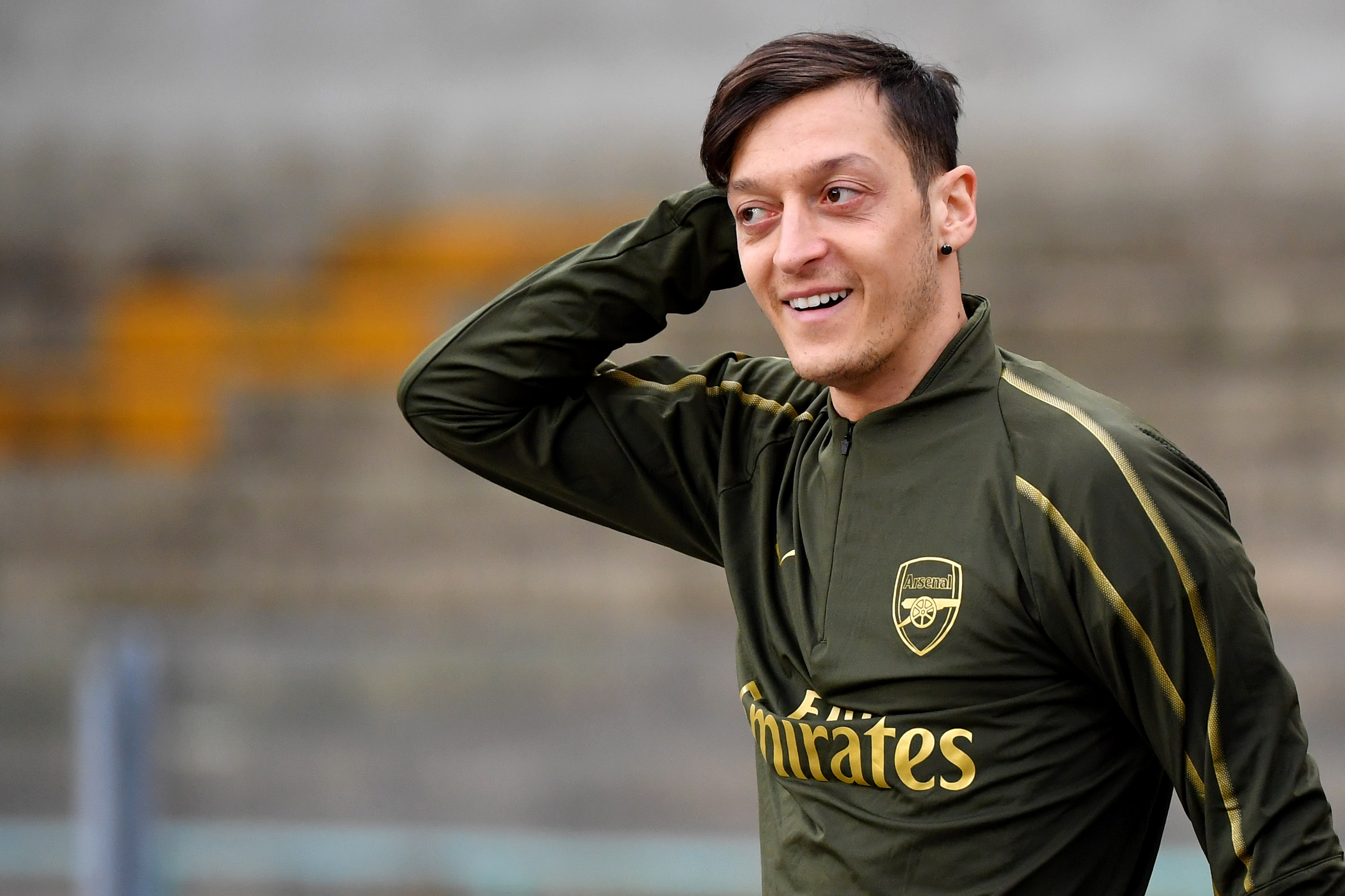Mesut Ozil se convierte en papá casi un año después de ser atacado con ...
