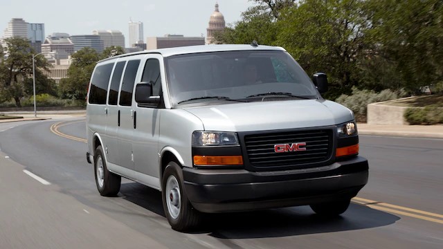 Conoce el precio y ventajas del GMC Savana Passenger - La Opinión