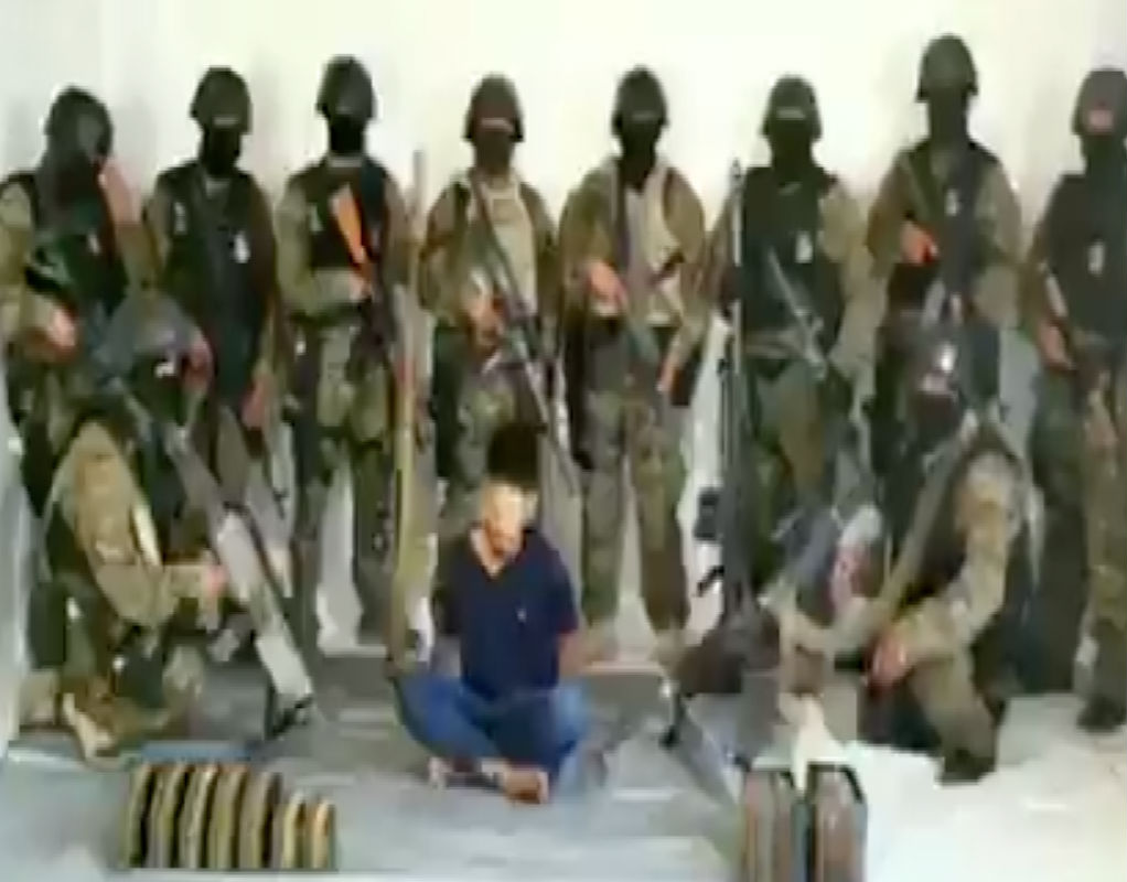 VIDEO: 10 sicarios interrogan a integrante del Cártel de Sinaloa y ...
