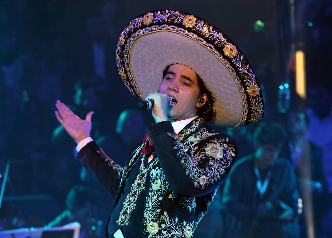 Alex Fernández lanza "Lo Que Tú Necesitas" tema con el que revela su ...