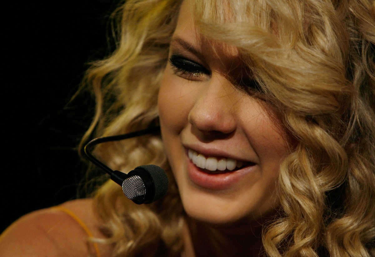 Taylor Swift recuerda sus inicios a 13 años del lanzamiento de su ...