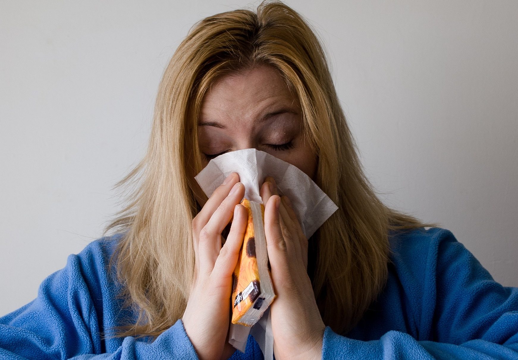 ¿Qué es la fiebre del heno y cuáles son sus síntomas? - La Opinión