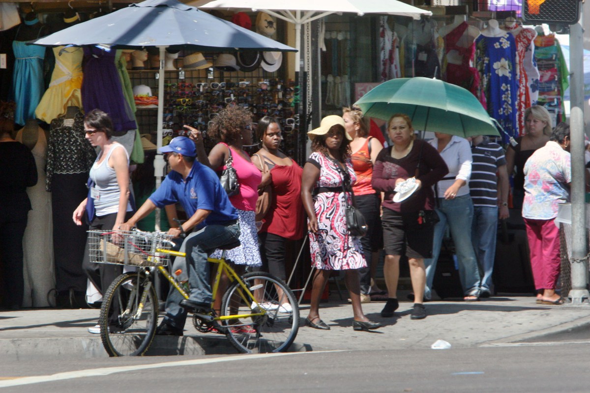 ¿Cómo se identifican a sí mismos los latinos en Estados Unidos? - La ...