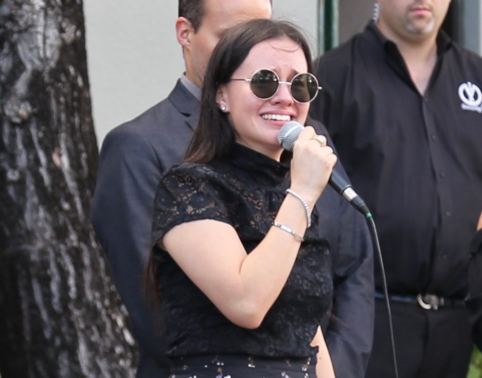 Sara Sosa debutará como cantante en Navidad - La Opinión