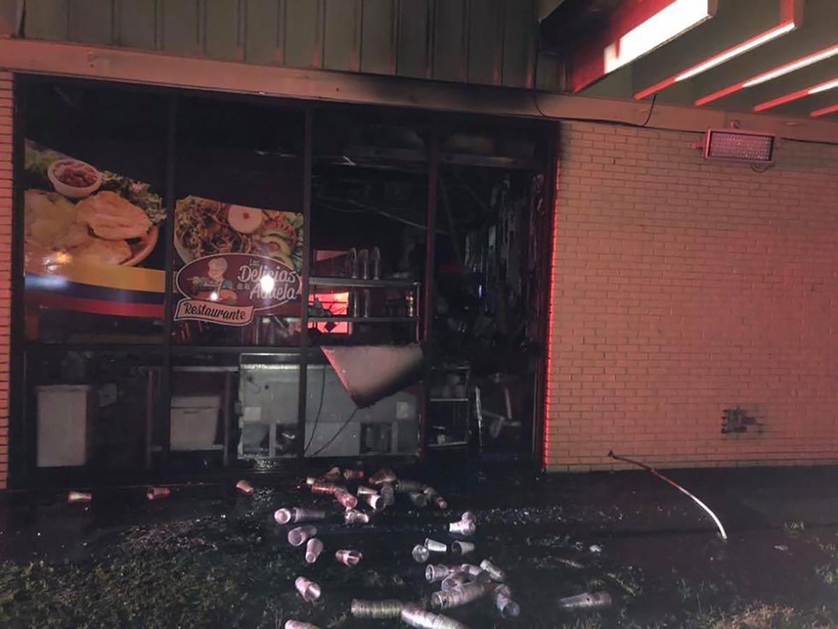 Incendio destruye a un popular restaurante hispano de Georgia - La Opinión