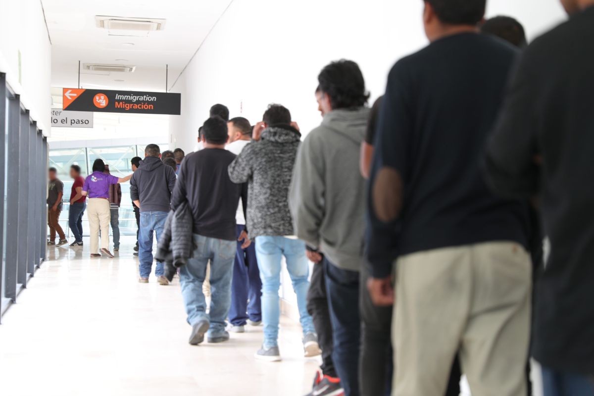 Estados Unidos deporta a cerca de mil mexicanos a sus pueblos de origen ...